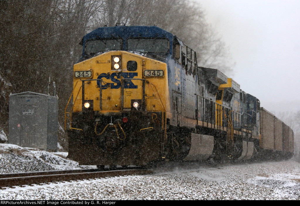 CSXT 345 on N64513 in the snow at the Reusens defect detector